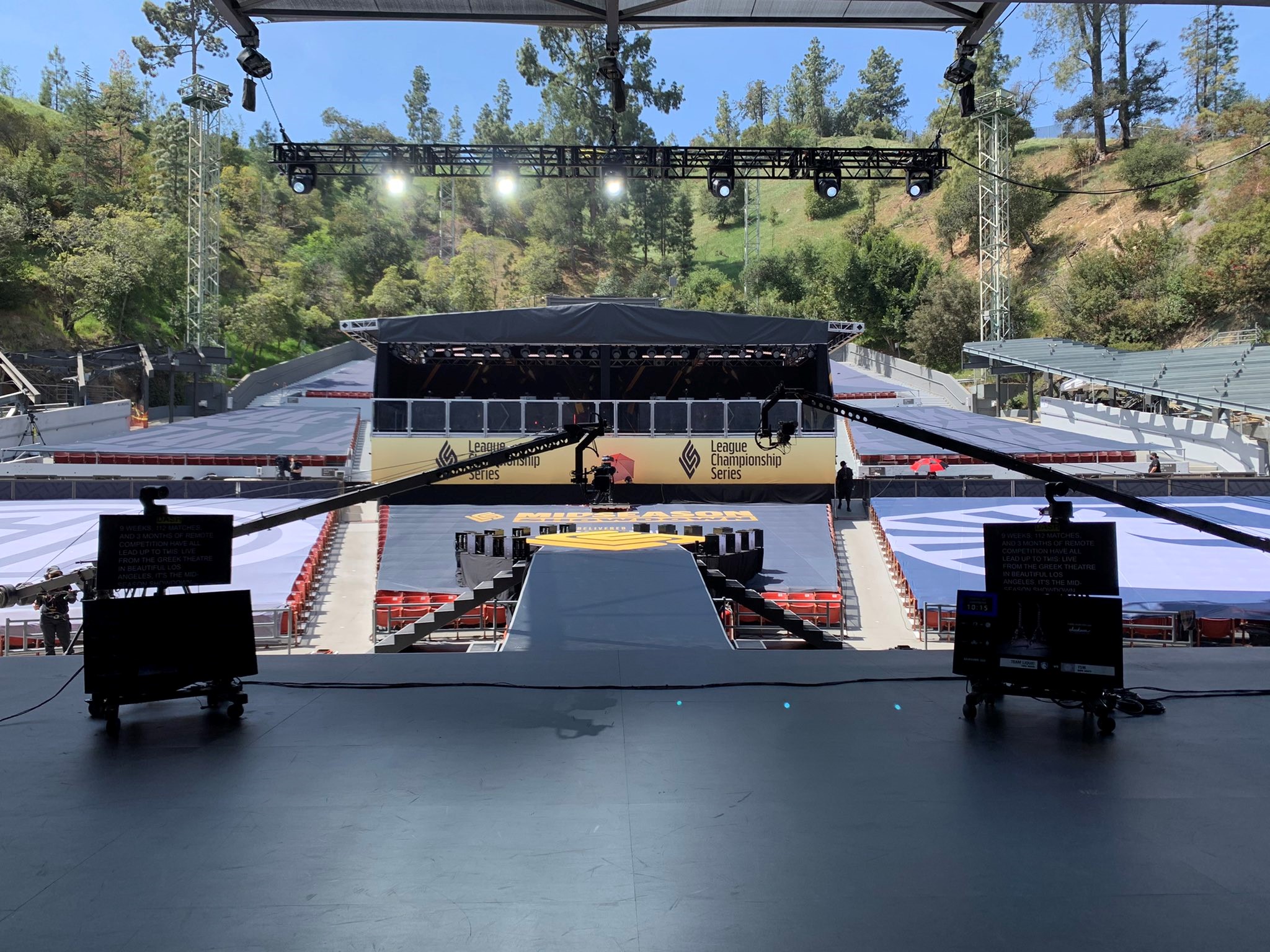 A Larger-Than-Life Riot Games Activation